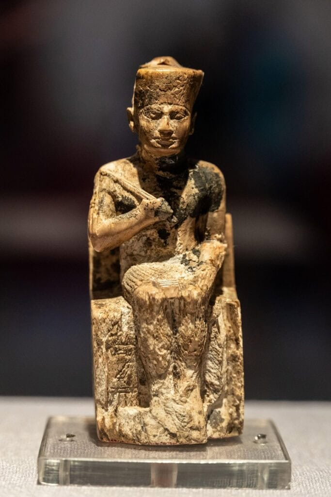 Khéops, l’Emblématique Pharaon de l’Ancien Empire
