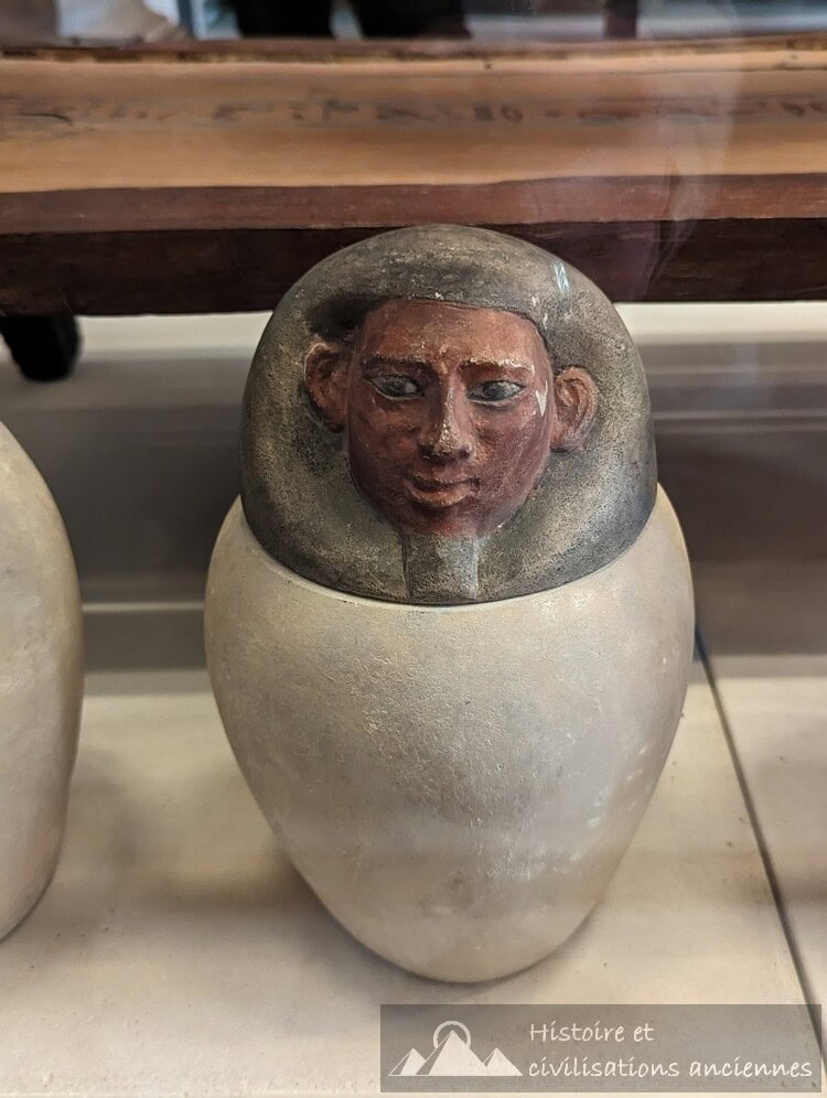 Les Vases Canopes : Un Rituel Funéraire de l'Égypte Ancienne